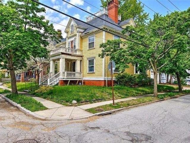 5 bedroom, Providence RI 02907 LS102559764