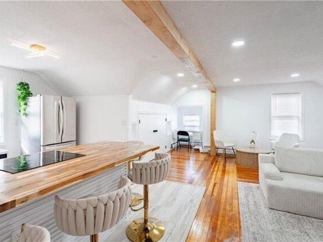 5 bedroom, Providence RI 02908 LS102584935