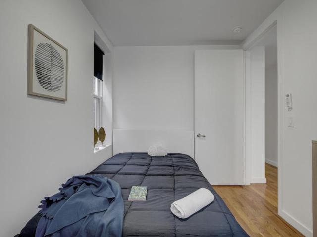 5 bedroom, Queens NY LS96647054