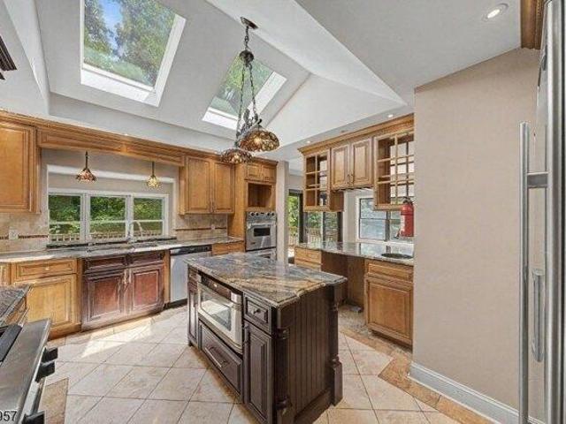 5 bedroom, Rockaway NJ 07866 105142050