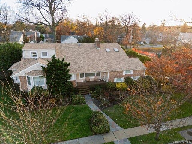 5 bedroom, Rockville Centre NY 11570 100137982