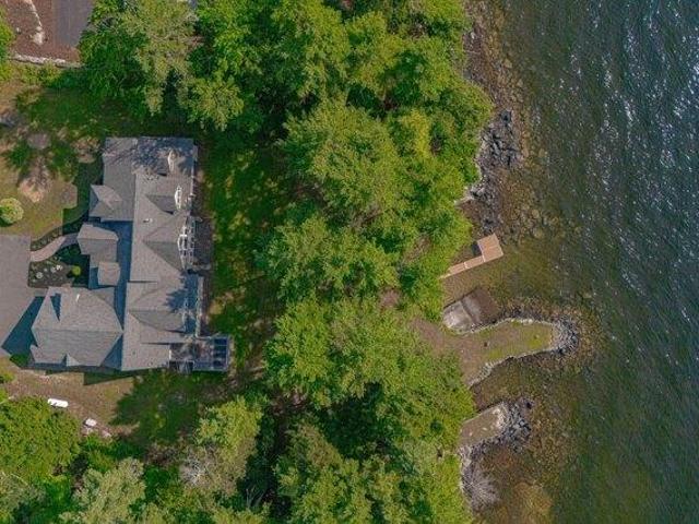 5 bedroom, Raymond ME 04071 LS103070024