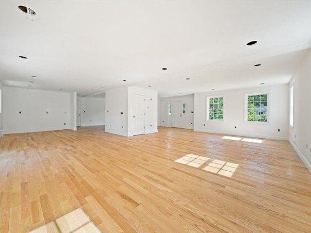 5 bedroom, Randolph MA 02368 104812052