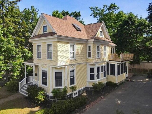 5 bedroom, Reading MA 01867 104044333