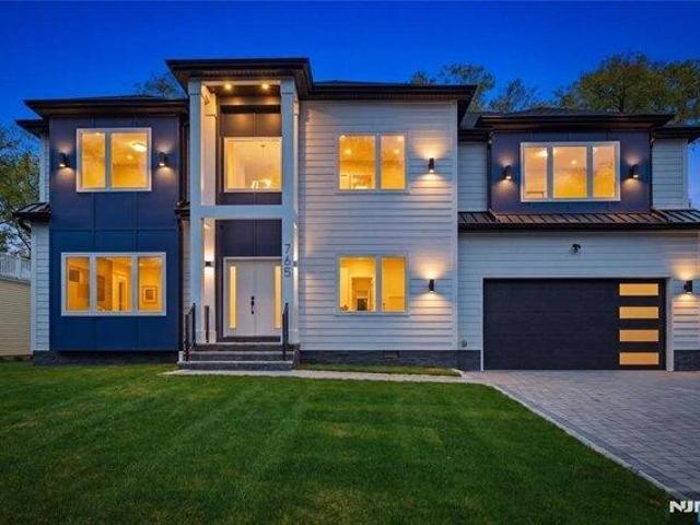 5 bedroom, River Edge NJ 07661 102212125