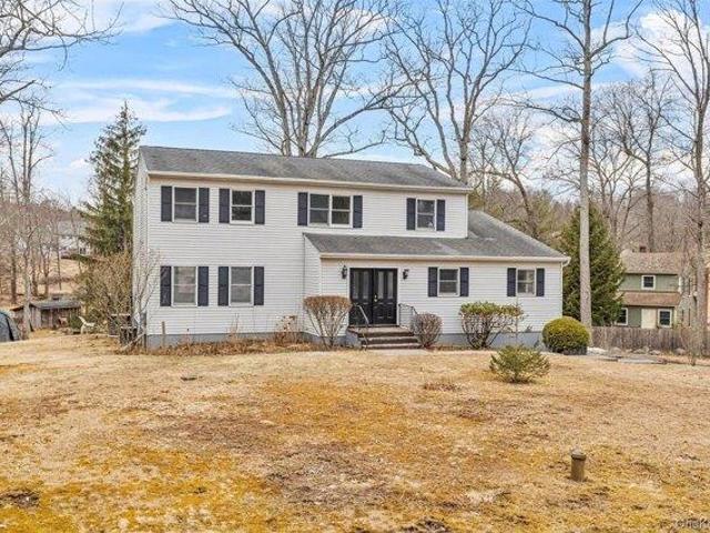 5 bedroom, Woodbury NY 10930 LS101800114