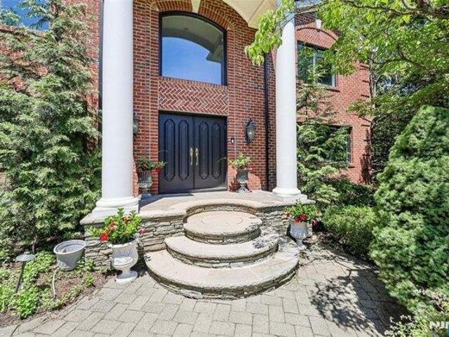 5 bedroom, Woodcliff Lake NJ 07677 105173336