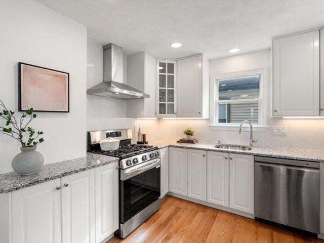 5 bedroom, Watertown MA 02472 104607339