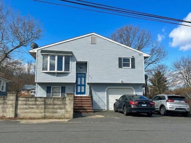 5 bedroom, Waterbury CT 06704 102256946
