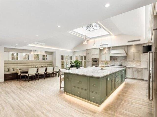 5 bedroom, Wayland MA 01778 102369909