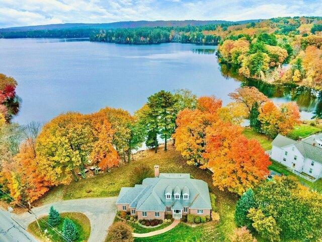 5 bedroom, Wayne ME 04284 105158833