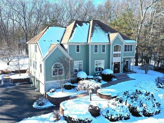 5 bedroom, Walpole MA 02081 102412815