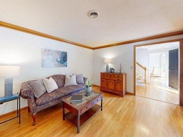 5 bedroom, Walpole MA 02032 105157621