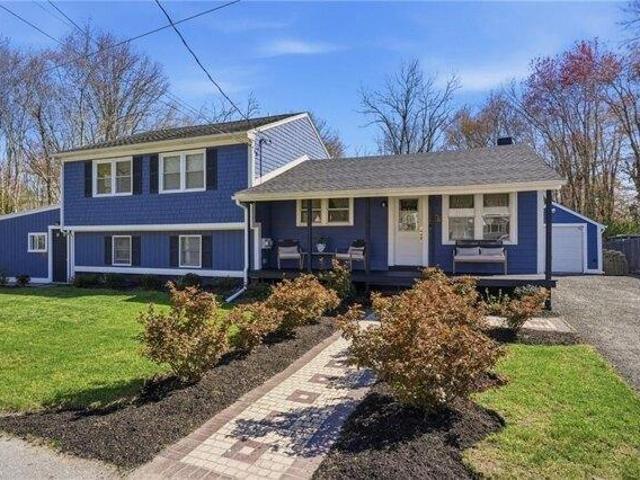 5 bedroom, Warren RI 02885 LS102779991