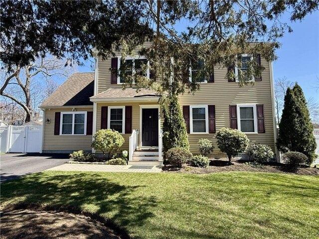 5 bedroom, Warwick RI 02886 LS102218240