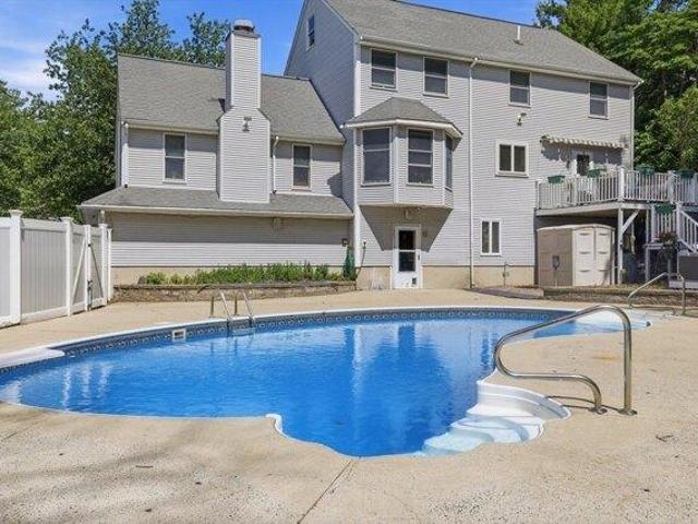 5 bedroom, Weymouth MA 02190 104446297