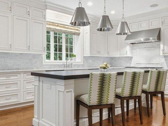 5 bedroom, Wellesley MA 02481 105082891