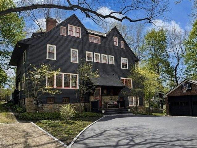 5 bedroom, Wellesley MA 02482 103223211