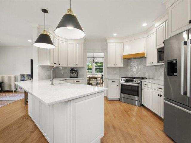 5 bedroom, Wellesley MA 02482 104651697
