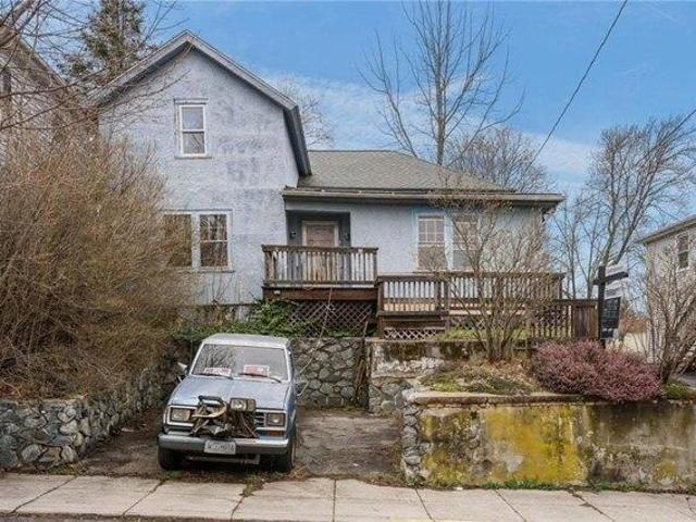 5 bedroom, West Warwick RI 02893 102780354
