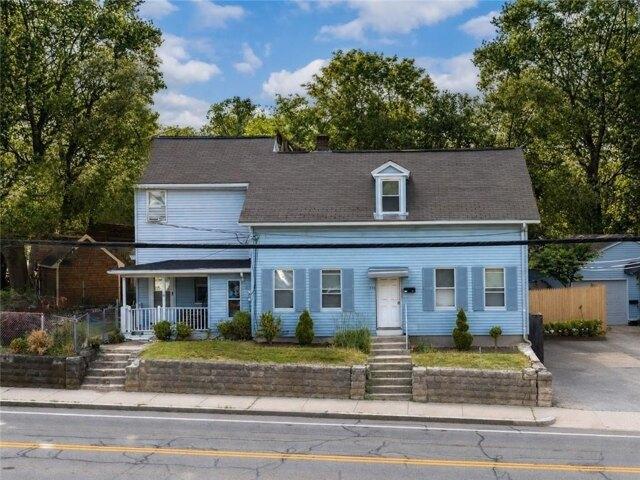 5 bedroom, West Warwick RI 02893 104808640