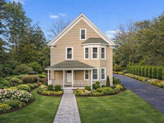 5 bedroom, West Bridgewater MA 02379 103100140