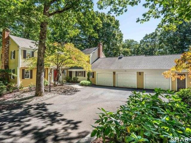 5 bedroom, West Hartford CT 06117 104688006