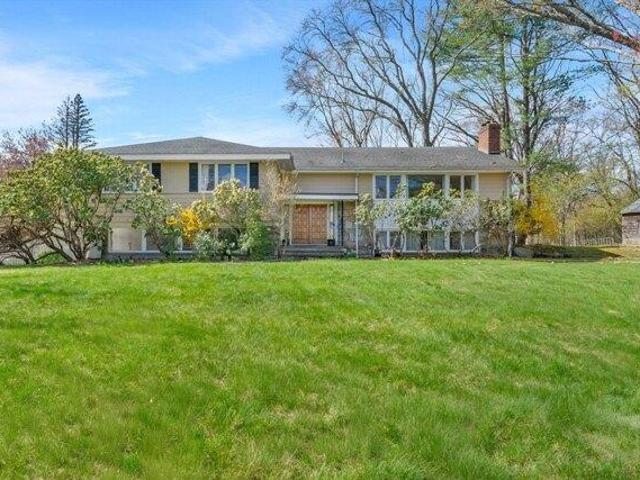 5 bedroom, Weston MA 02493 104406448