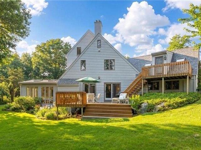 5 bedroom, Westport MA 02790 104869502