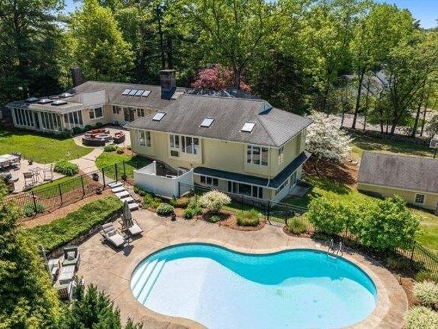 5 bedroom, Westwood MA 02090 LS103019847