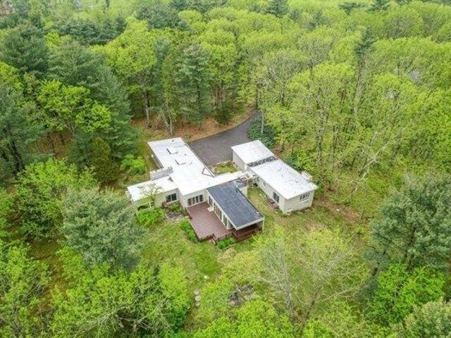 5 bedroom, Westwood MA 02090 LS103035152