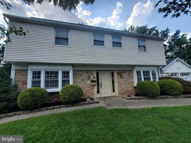 5 bedroom, Willingboro NJ 08046 LS101602780