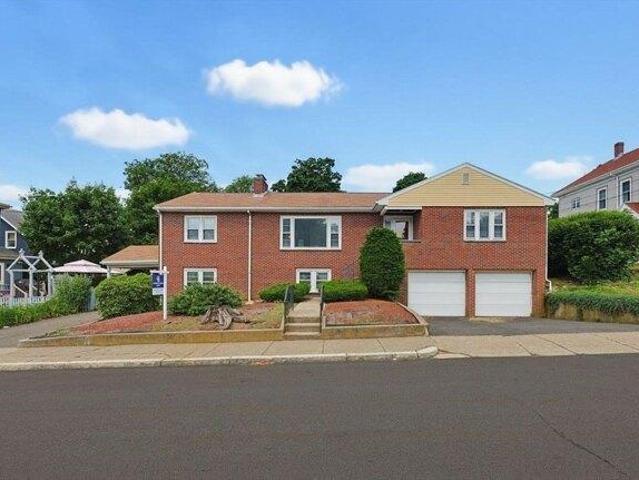 5 bedroom, Winthrop MA 02151 104411200