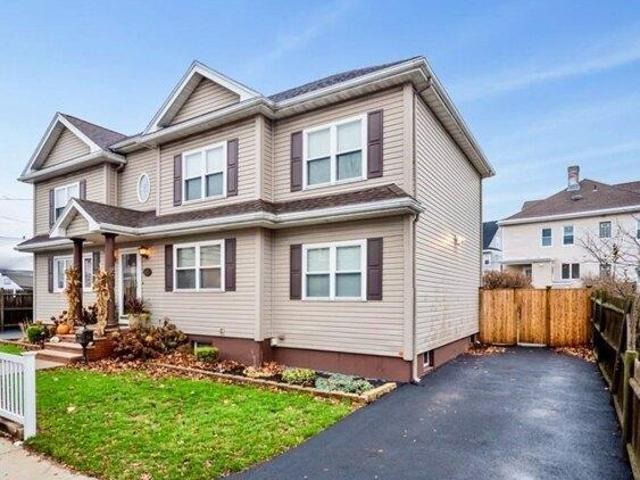 5 bedroom, Winthrop MA 02152 102442935