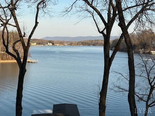 5 bedroom, Wirtz VA 24184 104907643