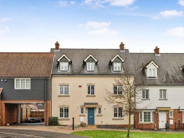 5 Bedroom Town House