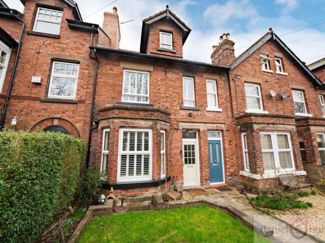 5 Bedroom Town House