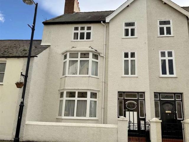 5 Bedroom Town House