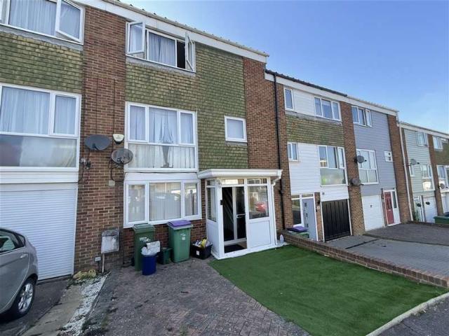 5 Bedroom Town House
