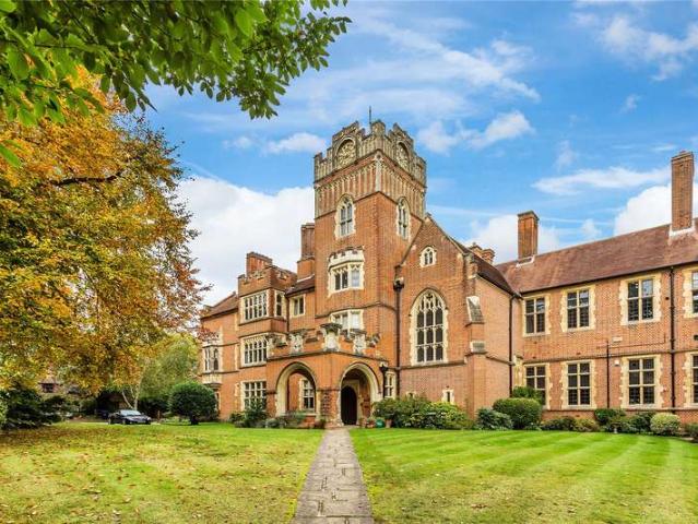 5 Bedroom Town House