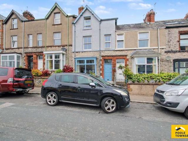 5 Bedroom Town House