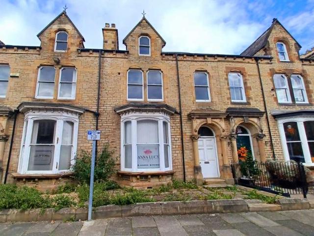 5 Bedroom Town House
