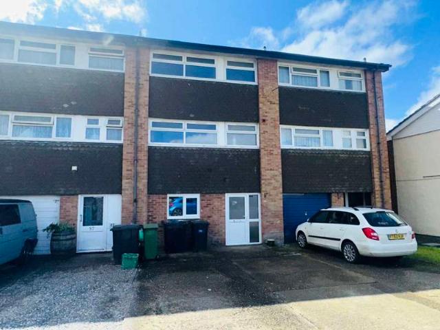 5 Bedroom Town House