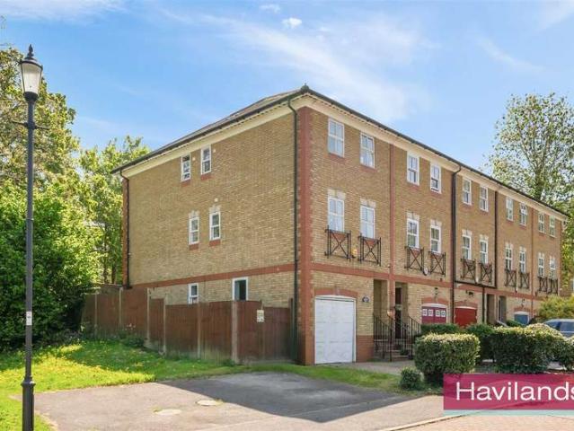 5 Bedroom Town House