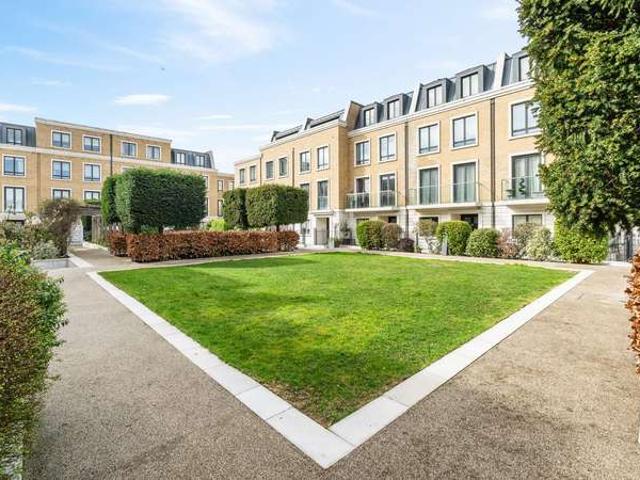 5 Bedroom Town House