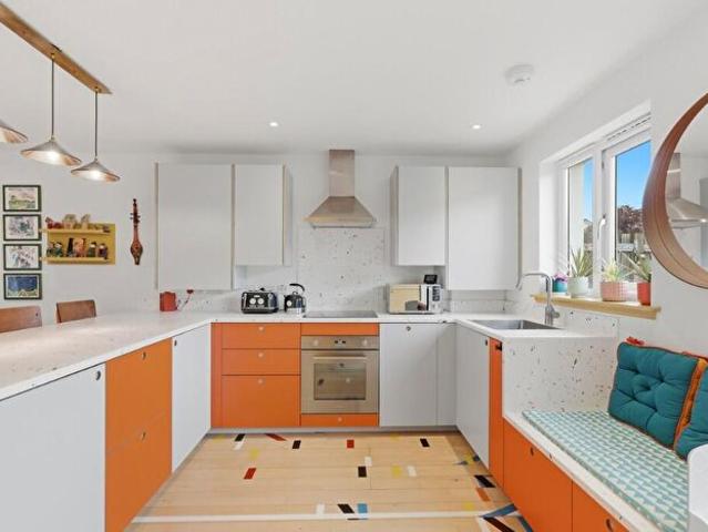 5 Bedroom Town House To Rent In Renfrew Court, Causewayhead, Stirling, FK9