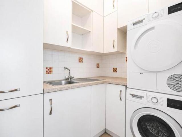 5 bedroom town house for sale in The Villas, Oxford Waterside, OX2