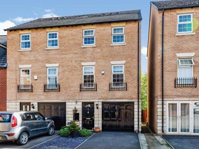 5 Bedroom Town House For Sale In Wombwell