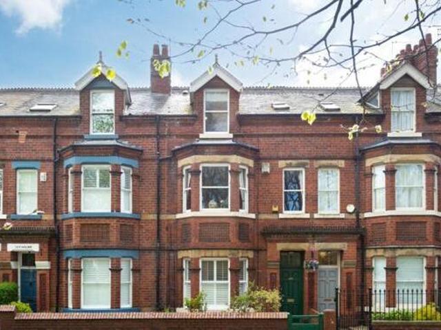 5 Bedroom Town House For Sale In York