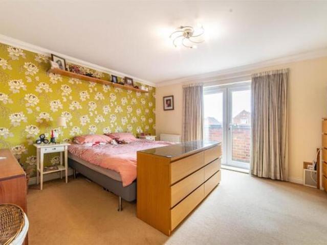5 bedroom town house for sale in Featherstone Grove, Melbury, NE3